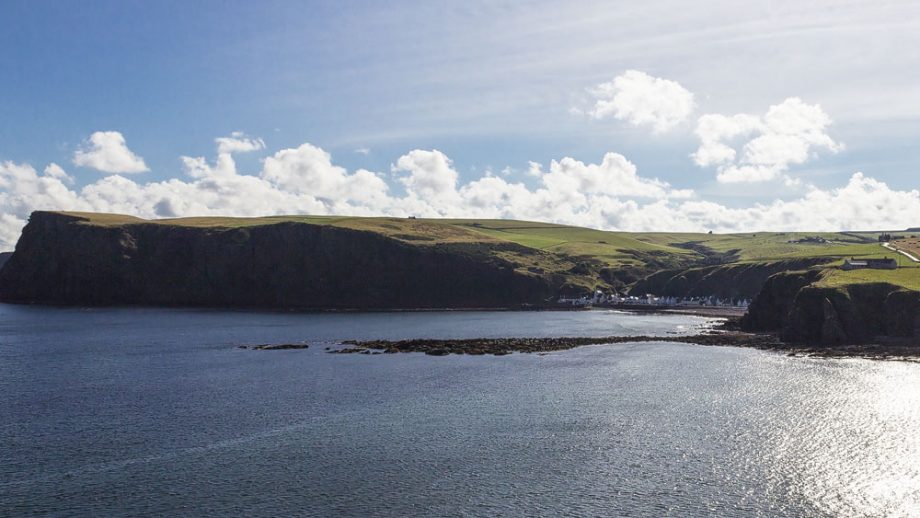 Cullykhan Bay, Fort Fiddes und der Schornstein zur Hölle