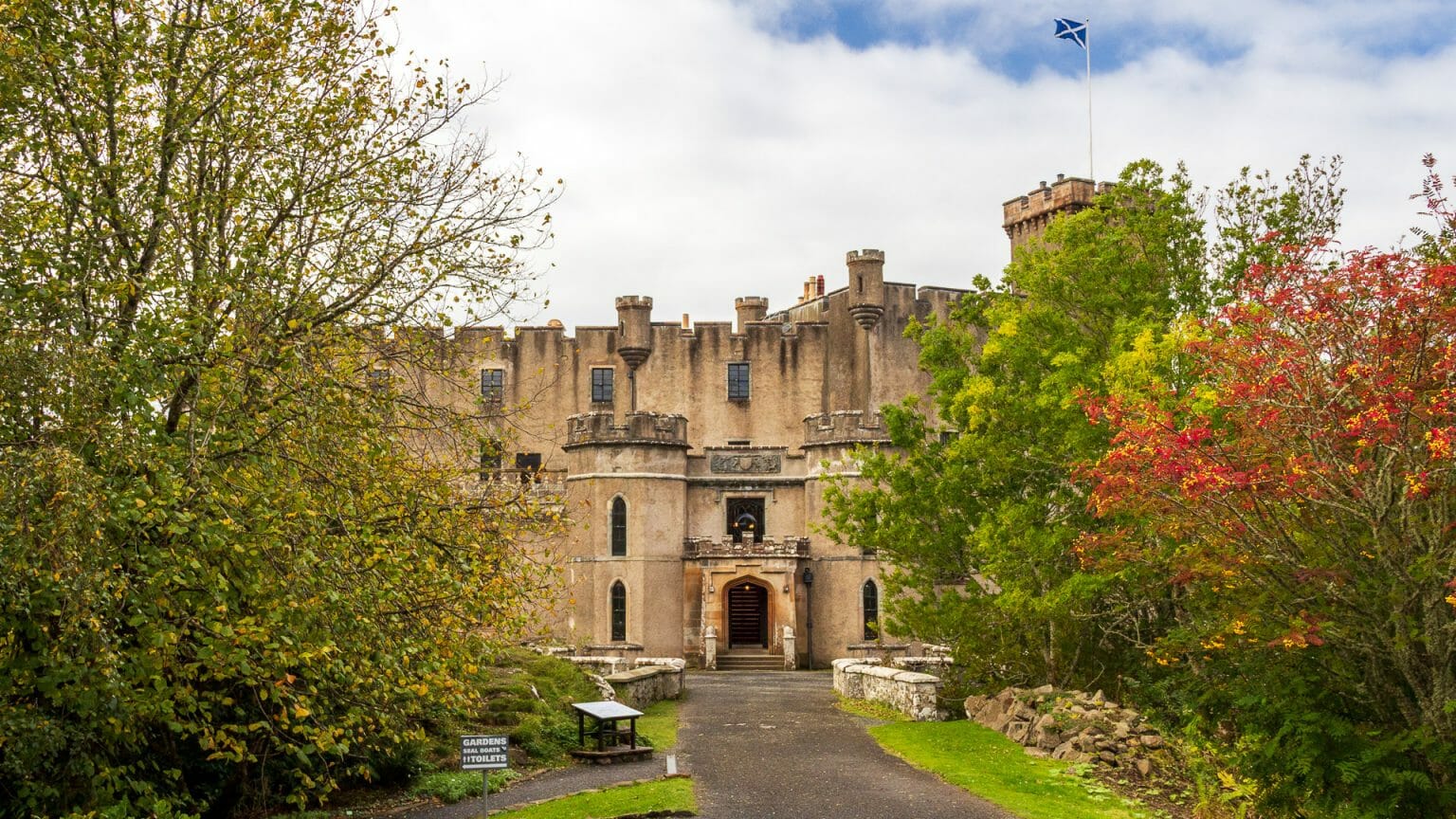 Dunvegan Castle - Stammsitz der MacLeods auf Skye