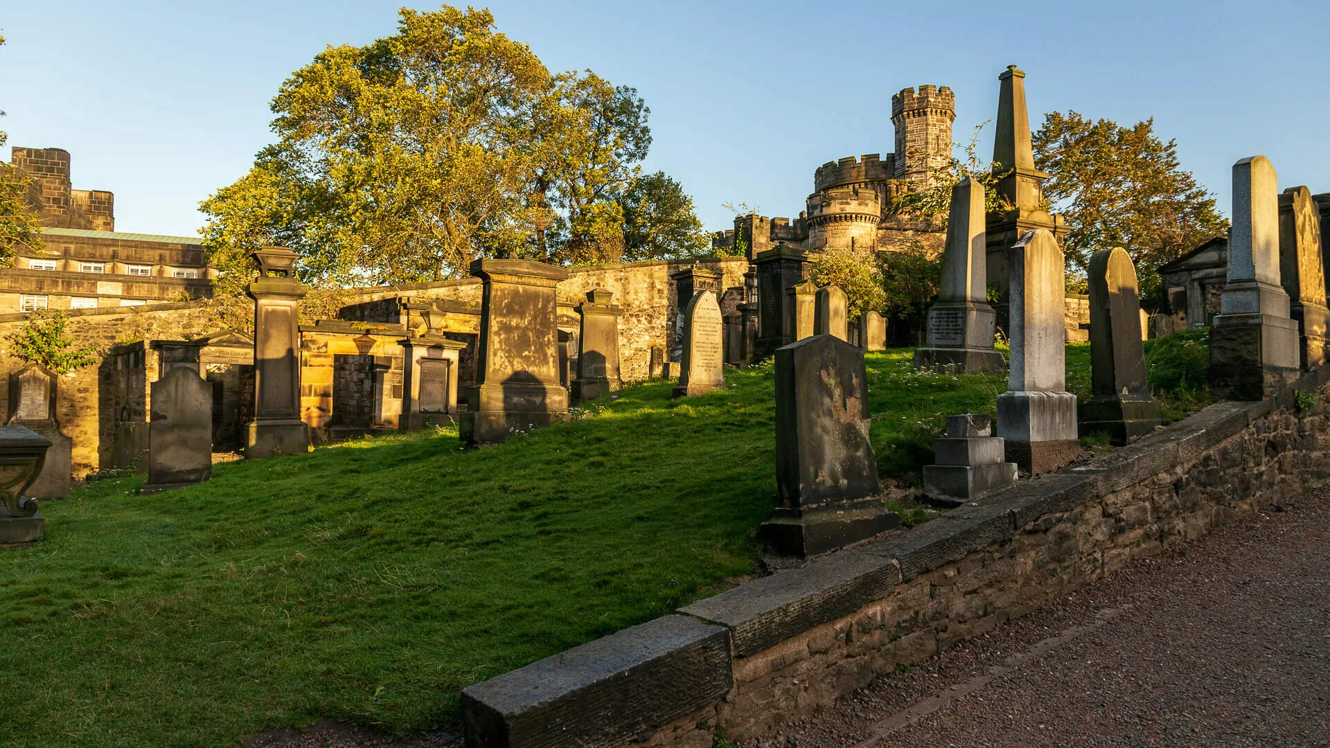 Old Calton Burial Ground - where martyrs and freethinkers lie