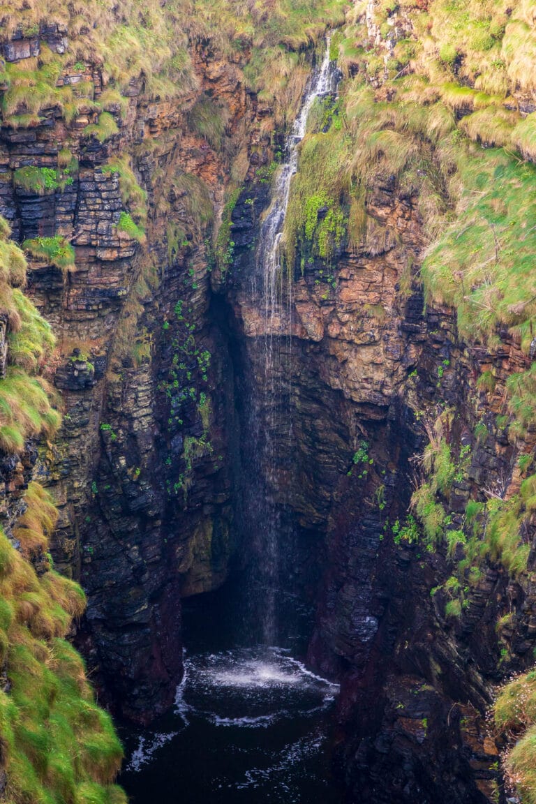 Brough of Deerness, The Gloup und das Mull Head Reserve